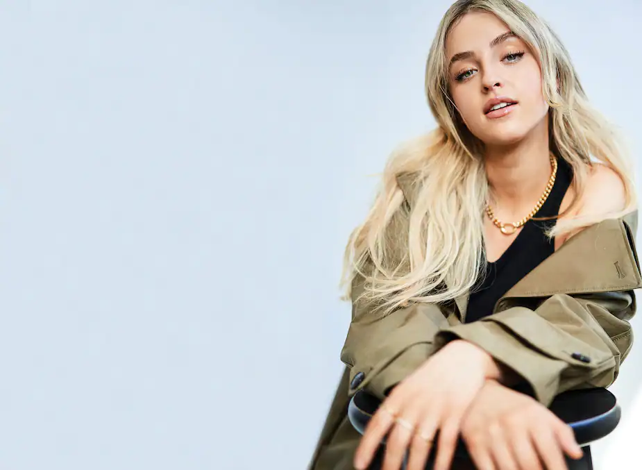 Alicia Moffet Conjoint & Separation, Age, Songs, Tour, Instagram ...