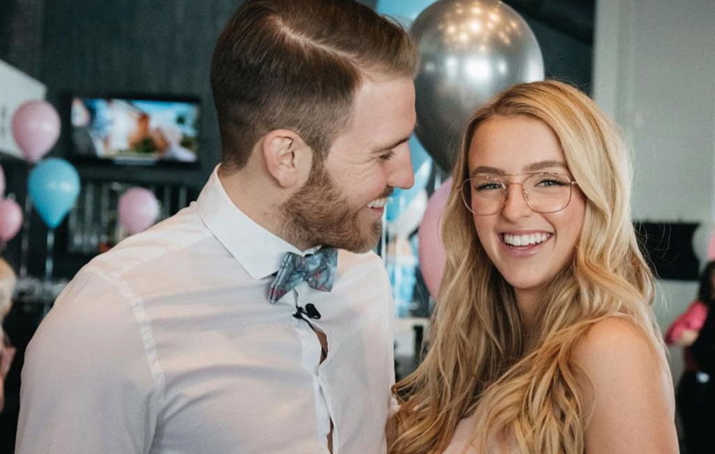 Alicia Moffet Boyfriend Alex Mentink Age, Net Worth, Height ...