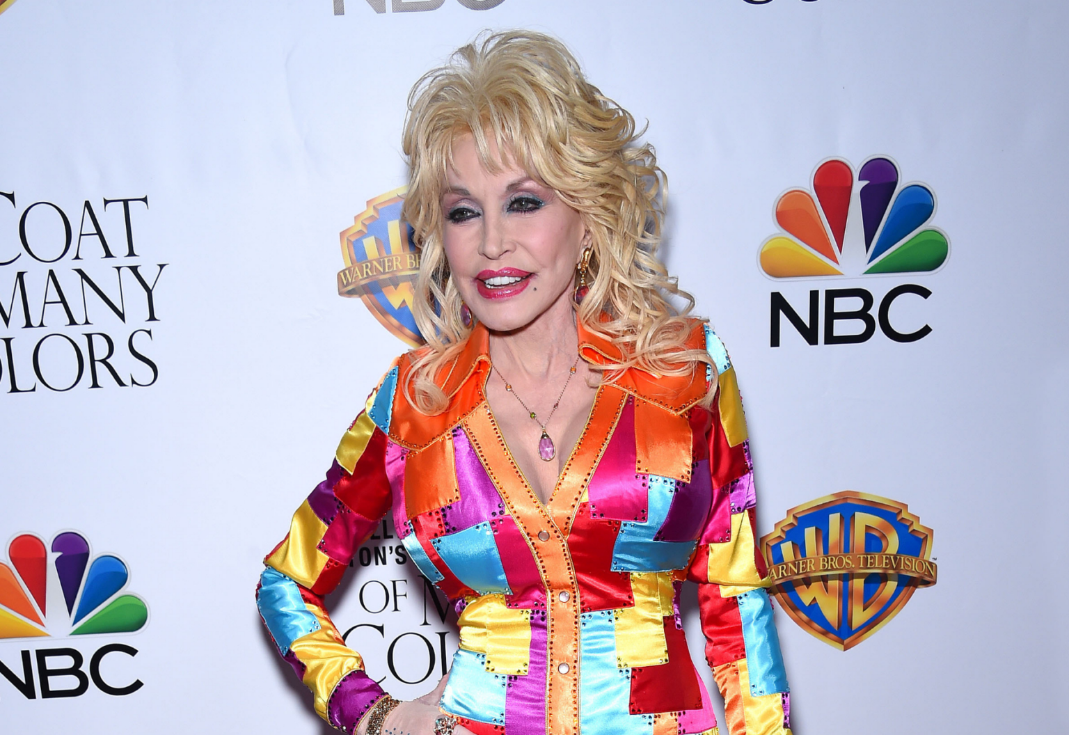 Dolly Parton's Height, Weight, Measurements, Bio & More - Gossips Diary