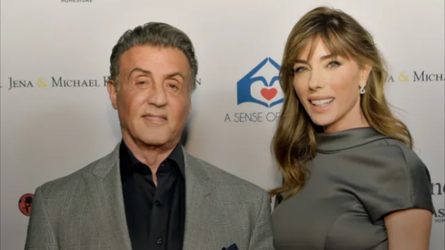 Model Standing Tall, Exploring Jennifer Flavin Height, Age, Career ...