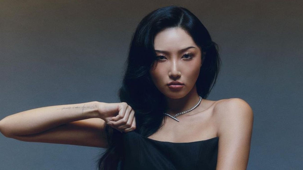 Who is Hwasa from Mamamoo? Hwasa Mamamoos age, boyfriend, net worth and ...